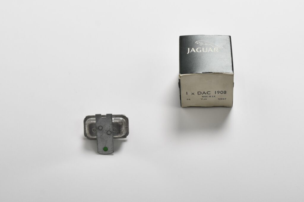 Series III , XJS Sensor Lamp Failure Transmitter, New Old Stock ...